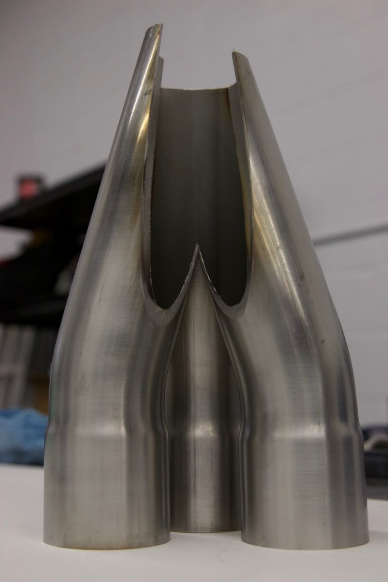 Merge collector cutting fixtures | FellyBuilt